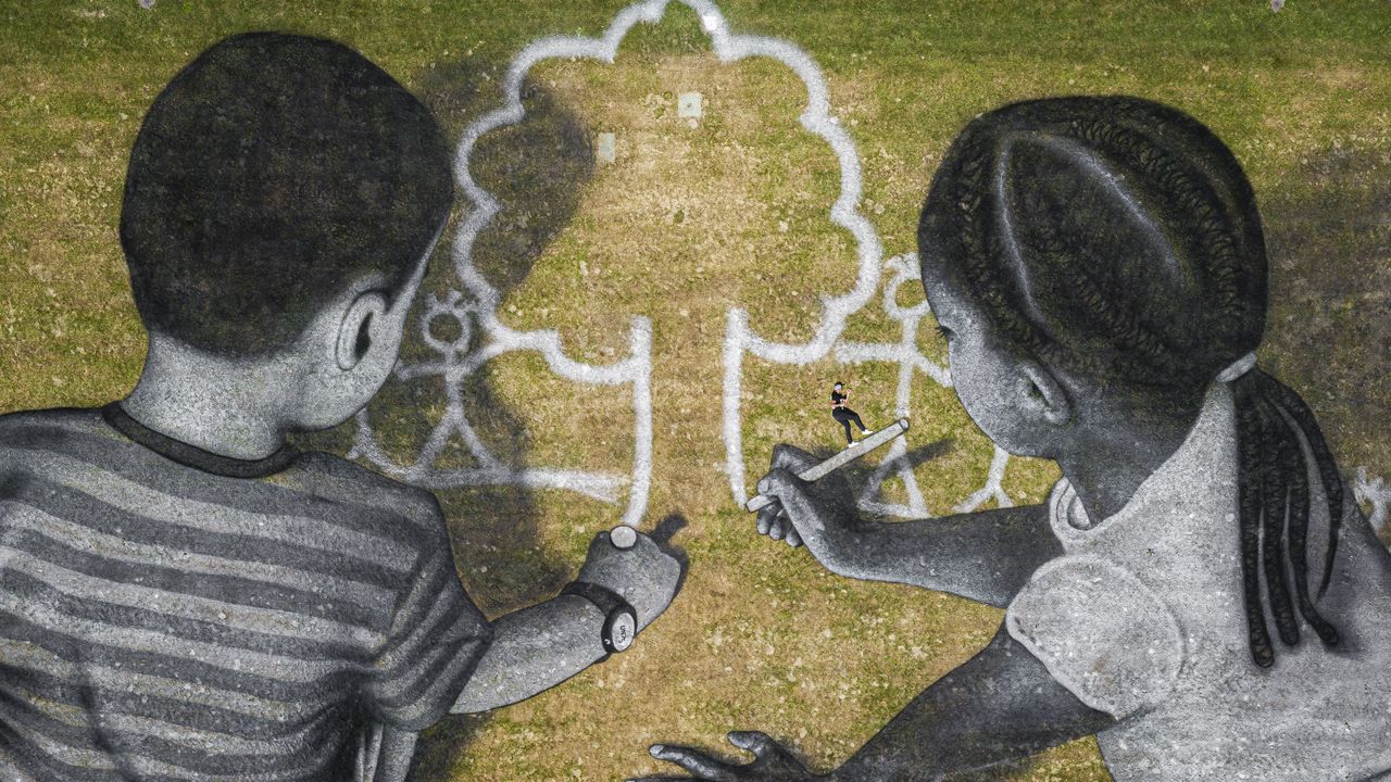 Saype によるランドアート「World in progress」, スイス ・ Bing日替わり壁紙 ・ 無料ダウンロード